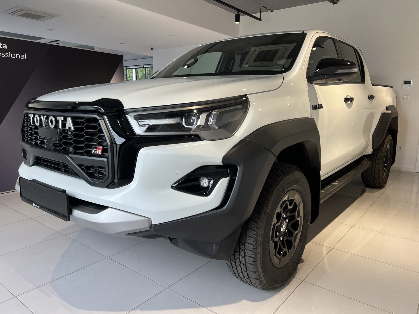 Export New 2025 Toyota Hilux GR Sport 4WD - ACE EXPORT